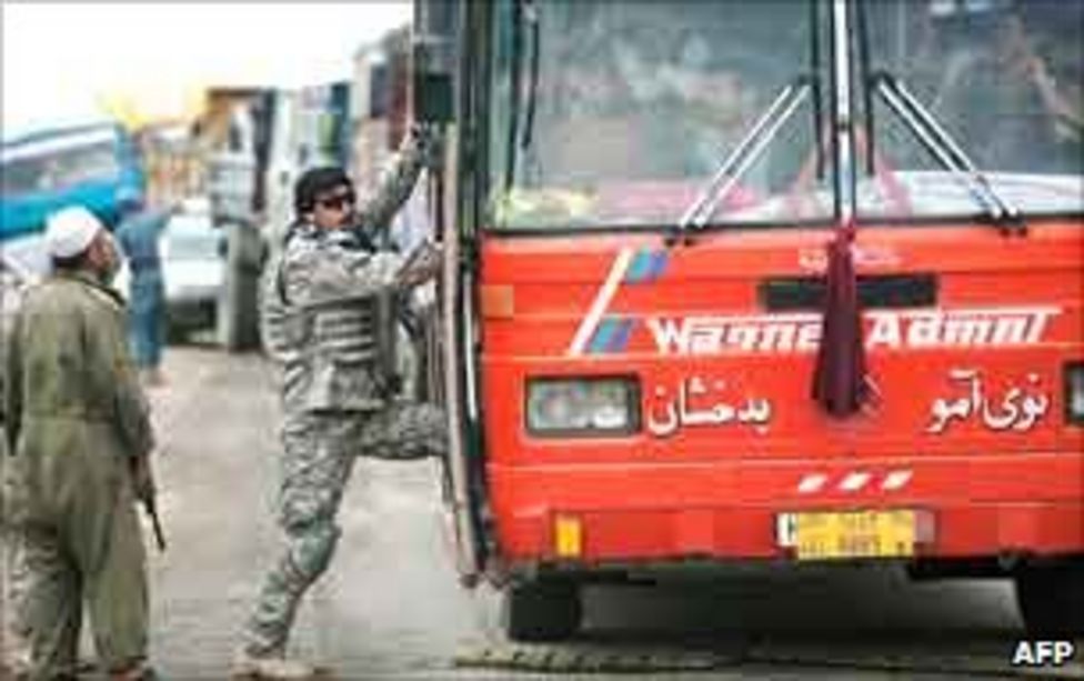 Brave Afghan bus drivers' gauntlet of terror - BBC News
