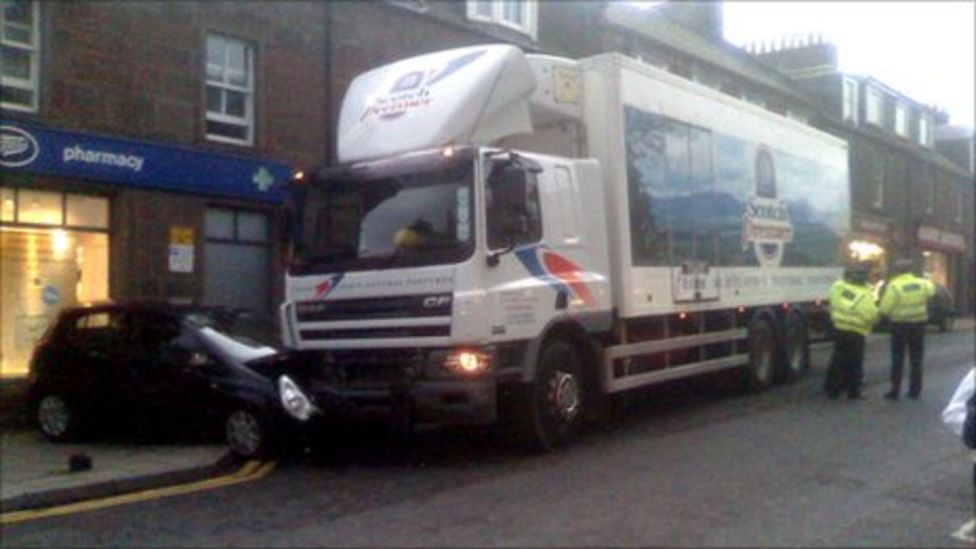 Man charged over lorry collisions in Stonehaven - BBC News