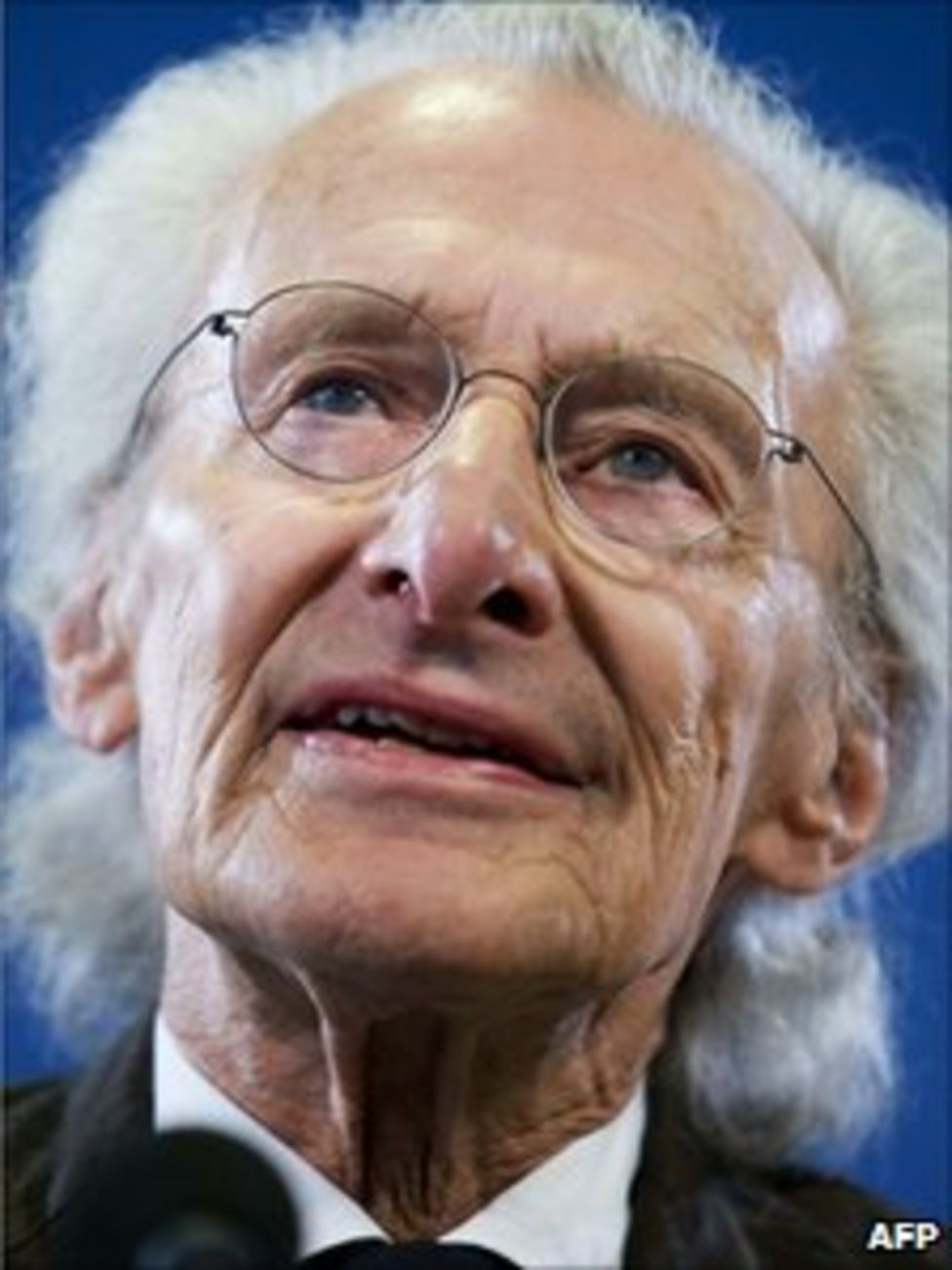 Writer Harry Mulisch dies at 83 - BBC News