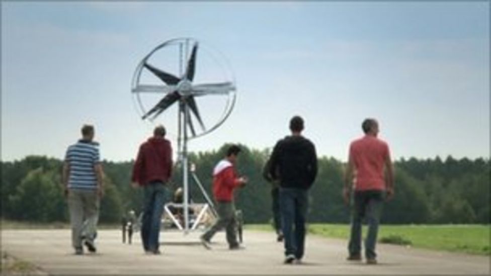 Wind-powered cars sail close to the breeze - BBC News