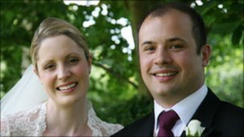 Should we stop wasting time on housework? - BBC News