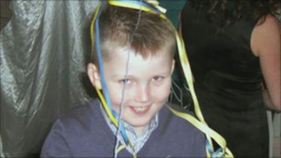 Cancer victim Ben Shirley photos lost on stolen laptop - BBC News