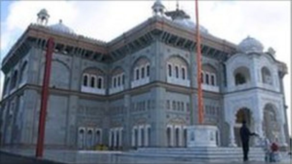 Gurdwara open to Gravesend Sikhs after eight years work - BBC News