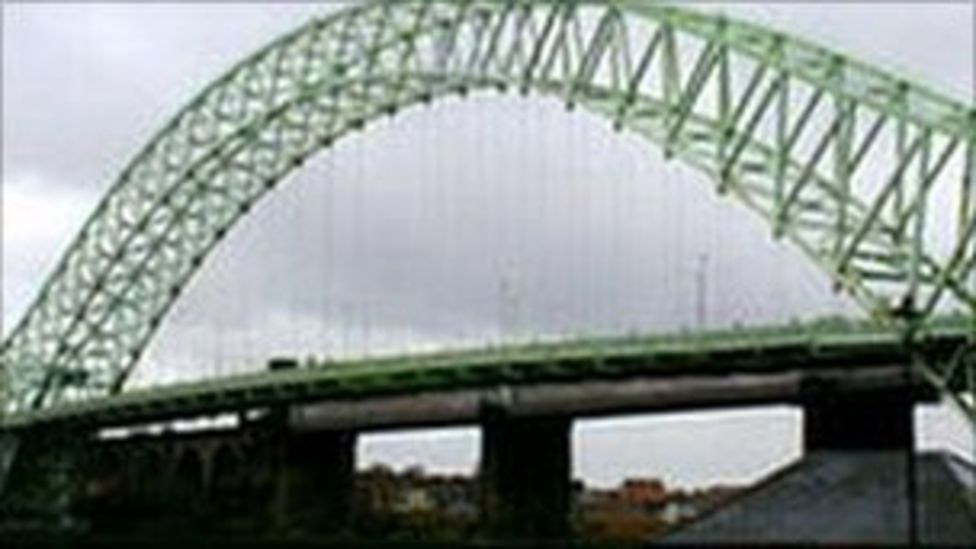 'New lease of life' promised for Runcorn Widnes bridge - BBC News