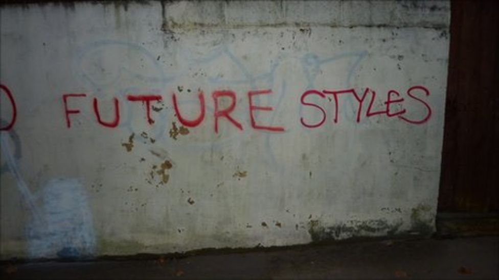 Southampton wall owner to restore Banksy mural - BBC News