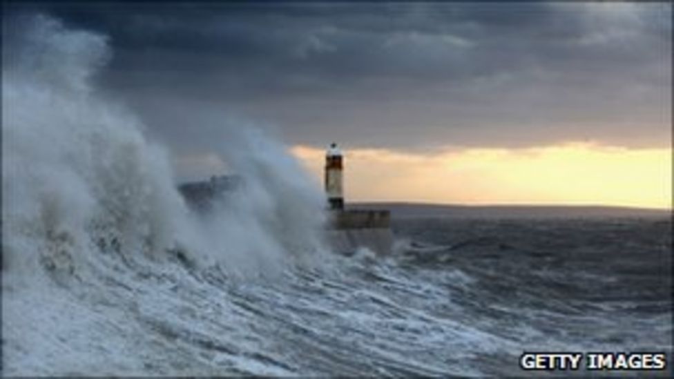 Fife firm Bifab wins £4m wave power contract - BBC News