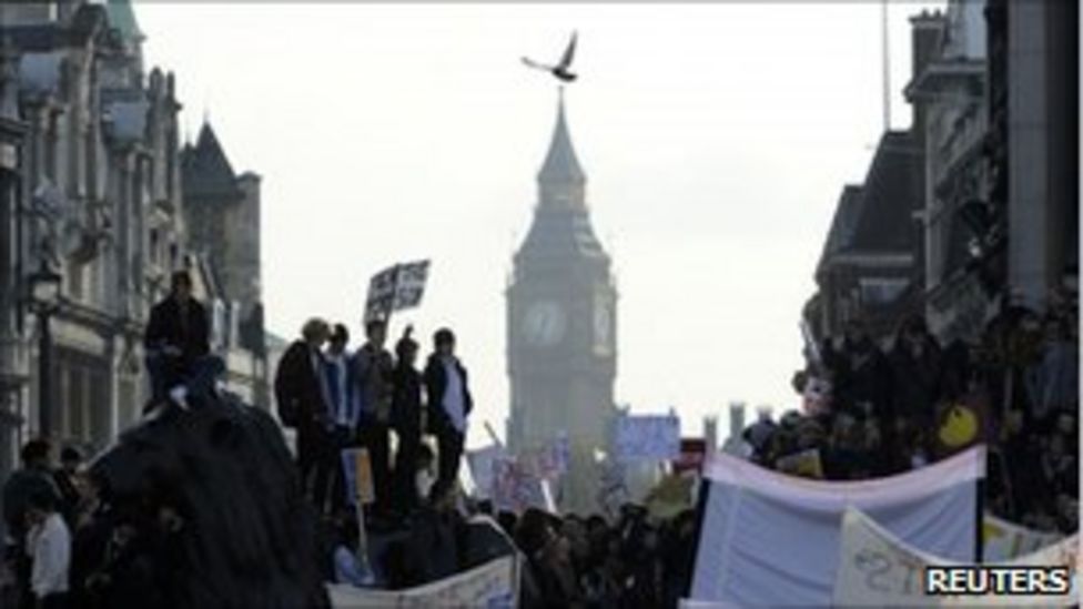 Protests in Scotland over education cuts plan - BBC News