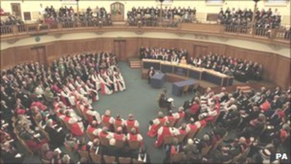 General synod step closer to Anglican Covenant - BBC News