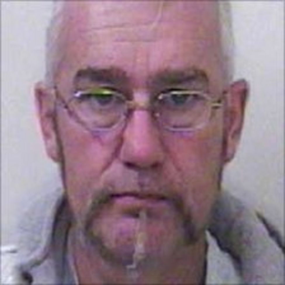 'Degenerate' paedophile ring member in Cornwall jailed - BBC News