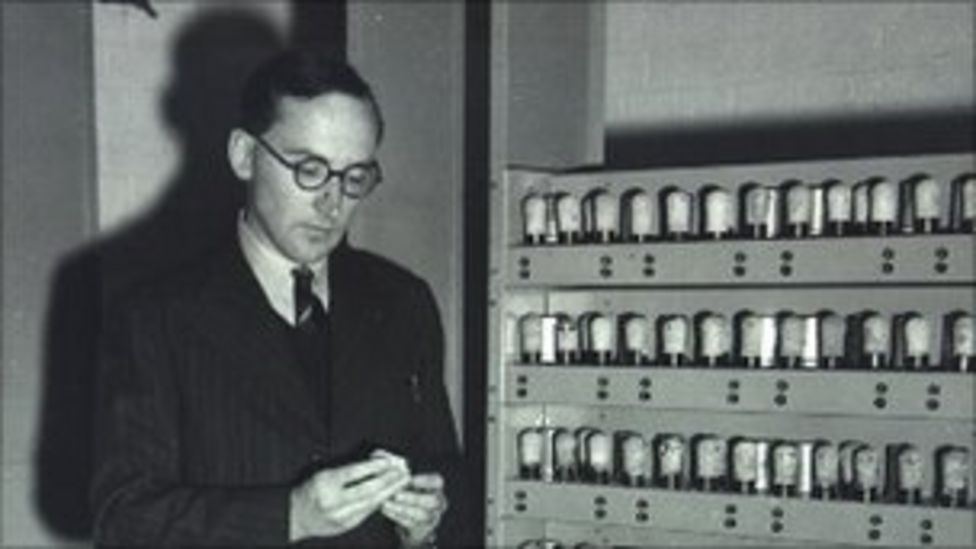 Father of British computing Sir Maurice Wilkes dies - BBC News