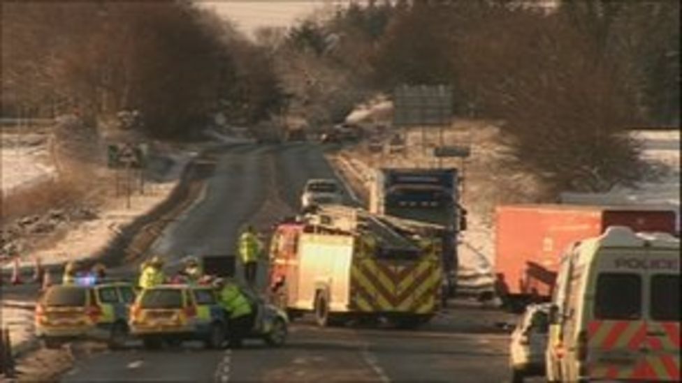 Families pay tribute to Carlisle crash victims - BBC News
