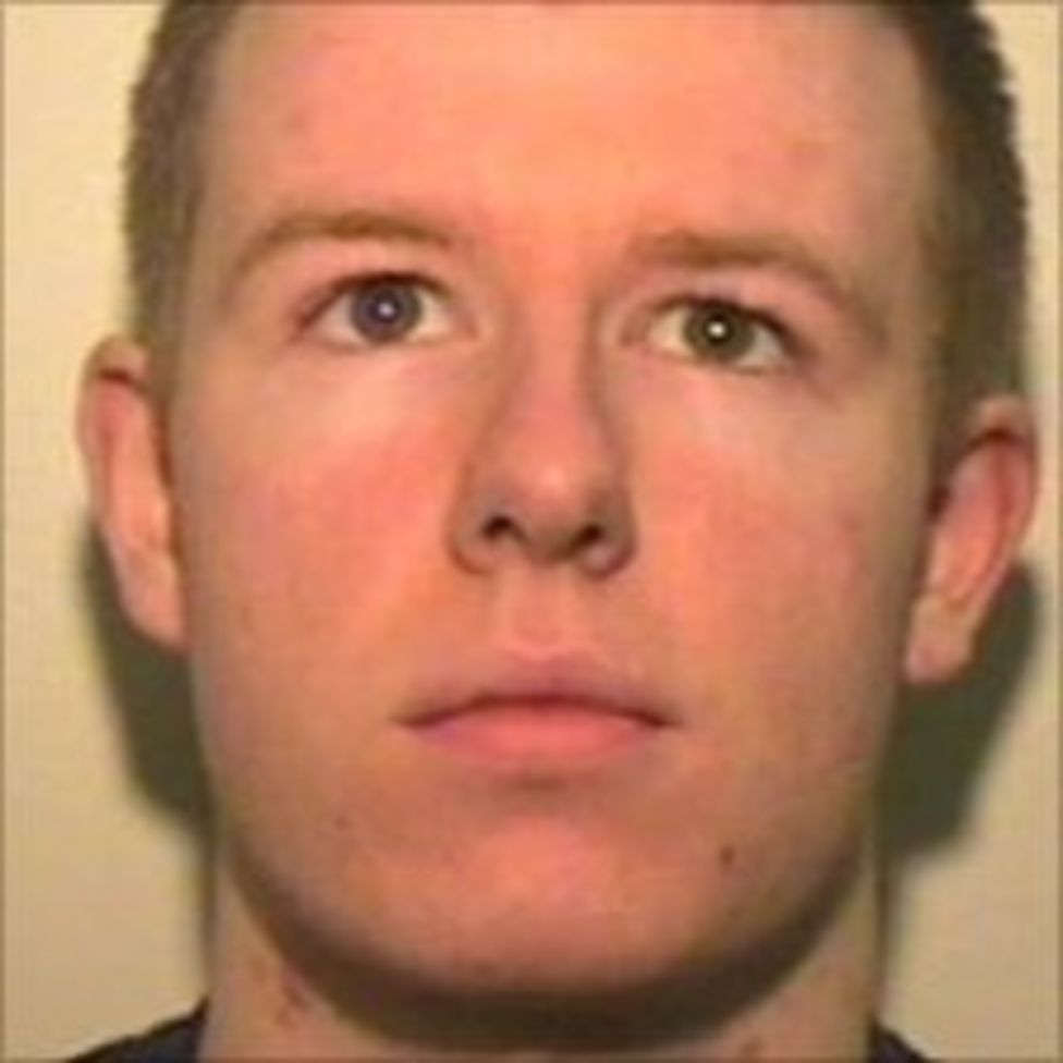 House of Fraser man who stabbed store colleague jailed - BBC News