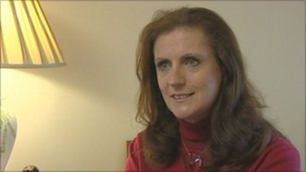 Gloucester builder gang's victims 'truly conned' - BBC News