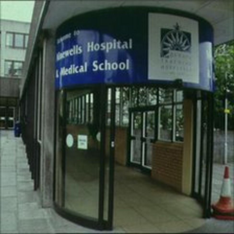 Ninewells Hospital criticised over hygiene - BBC News