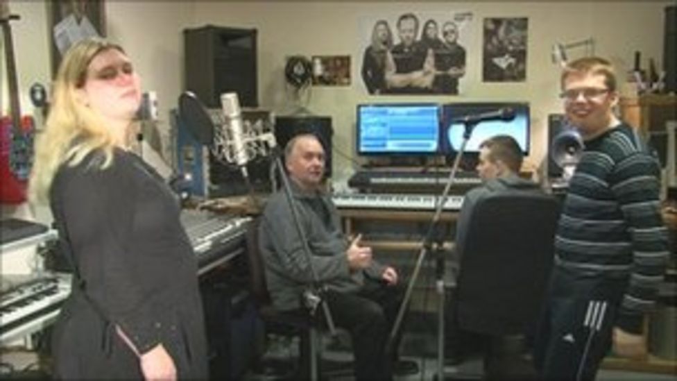 Galloway group taps into magic of music for Christmas - BBC News