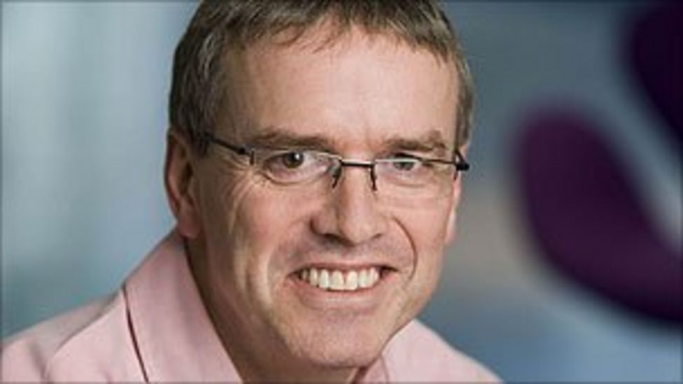 Tech-friendly teens overtaking schools, says Microsoft - BBC News