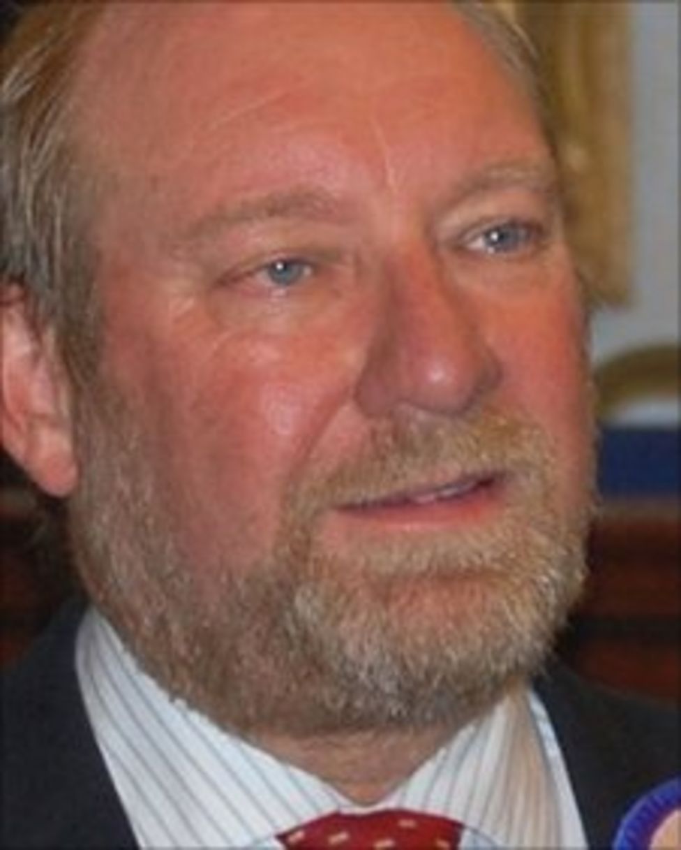 Former Jersey senator Mike Vibert dies - BBC News