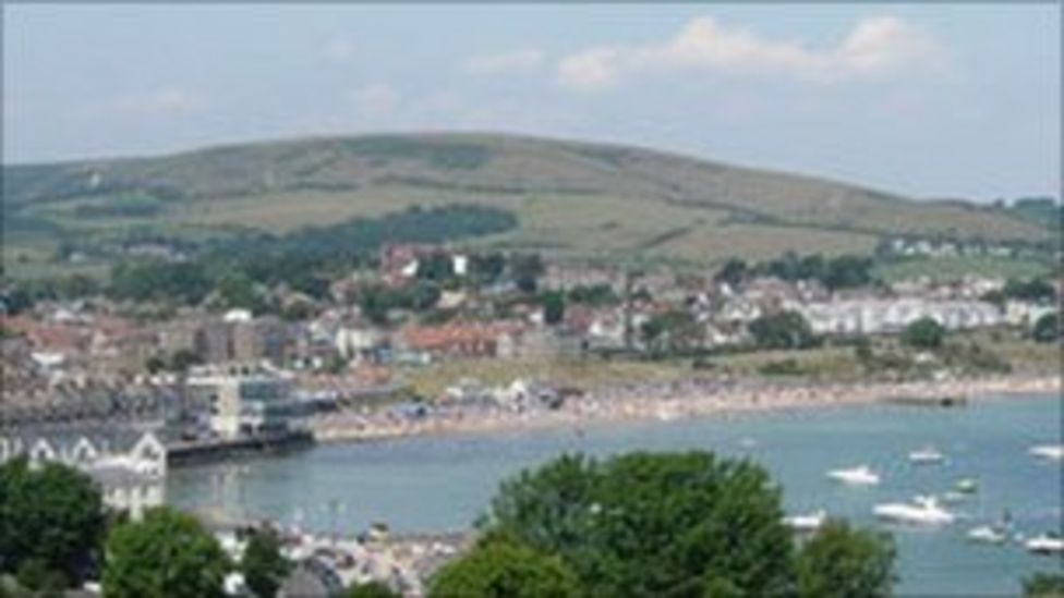 Swanage seafront regeneration survey results released - BBC News