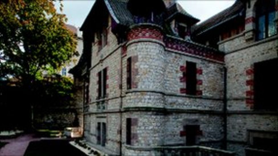 The French house untouched for 100 years - BBC News