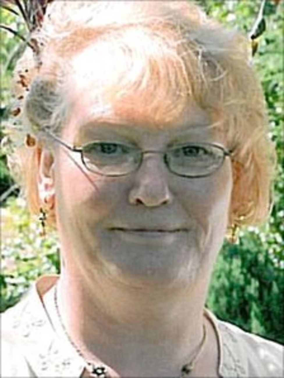 Skeleton thought to be missing Edinburgh woman - BBC News