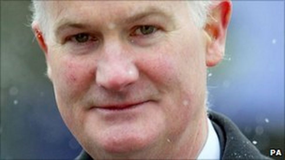 Prince Charles's adviser Sir Michael Peat to leave - BBC News