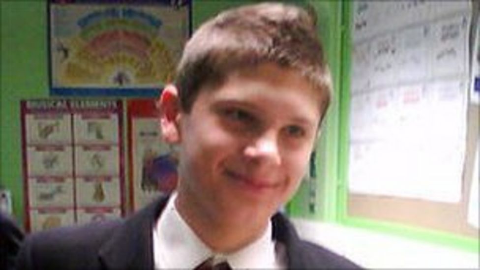 Carrick GS pupil Ben Robinson dies after rugby match - BBC News
