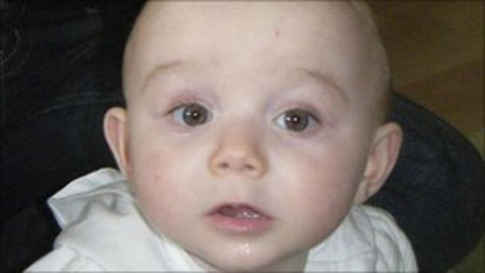 Baby boy found dead in Wythenshawe 'failed' - BBC News