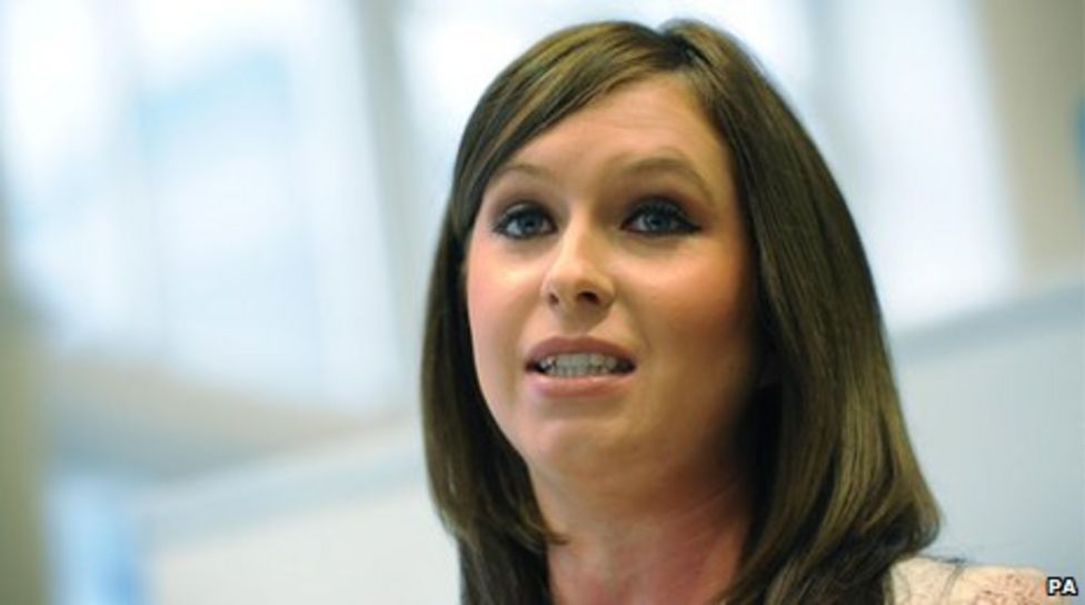 Actress Brooke Kinsella launches knife crime report - BBC News