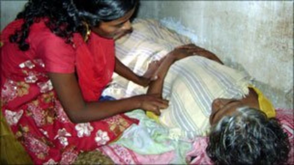 Bringing hope to elderly and terminally ill Indians - BBC News