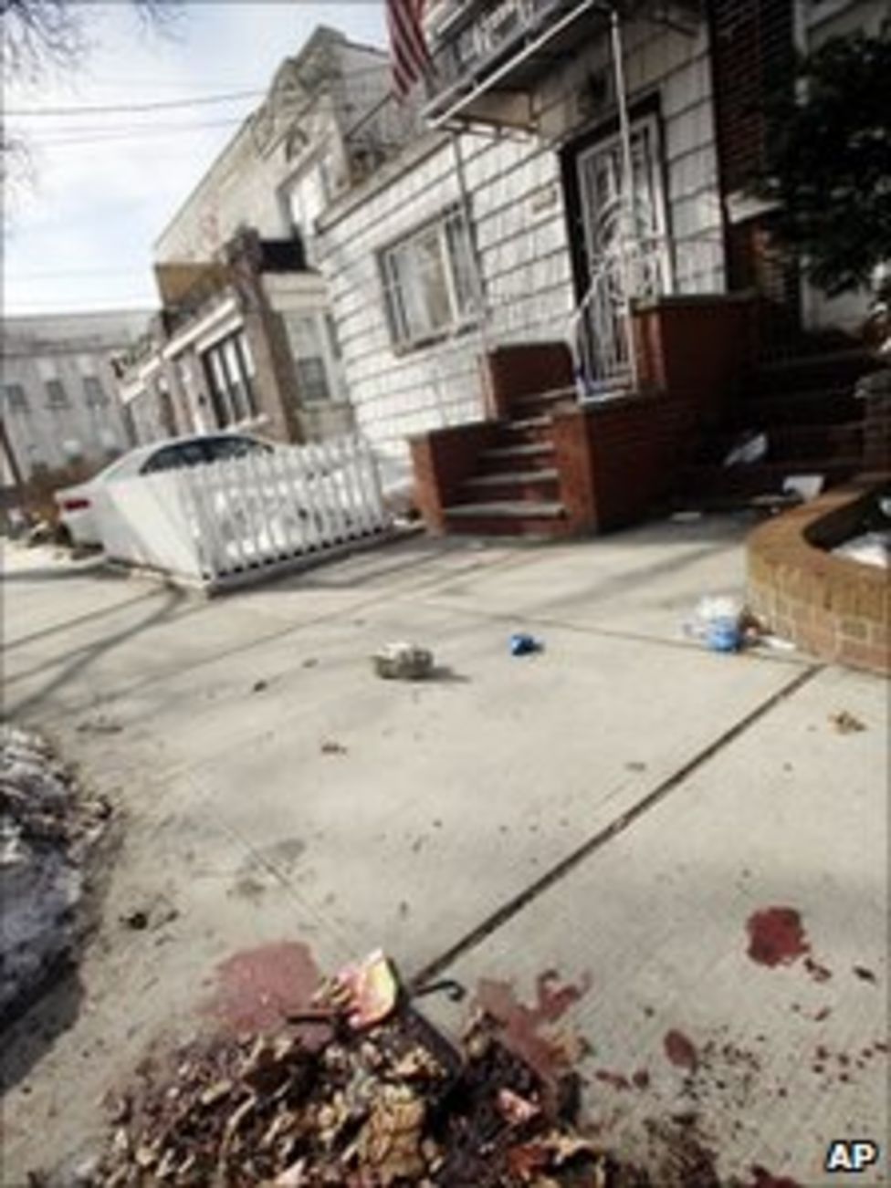 US man 'kills four people' in New York 28-hour rampage - BBC News