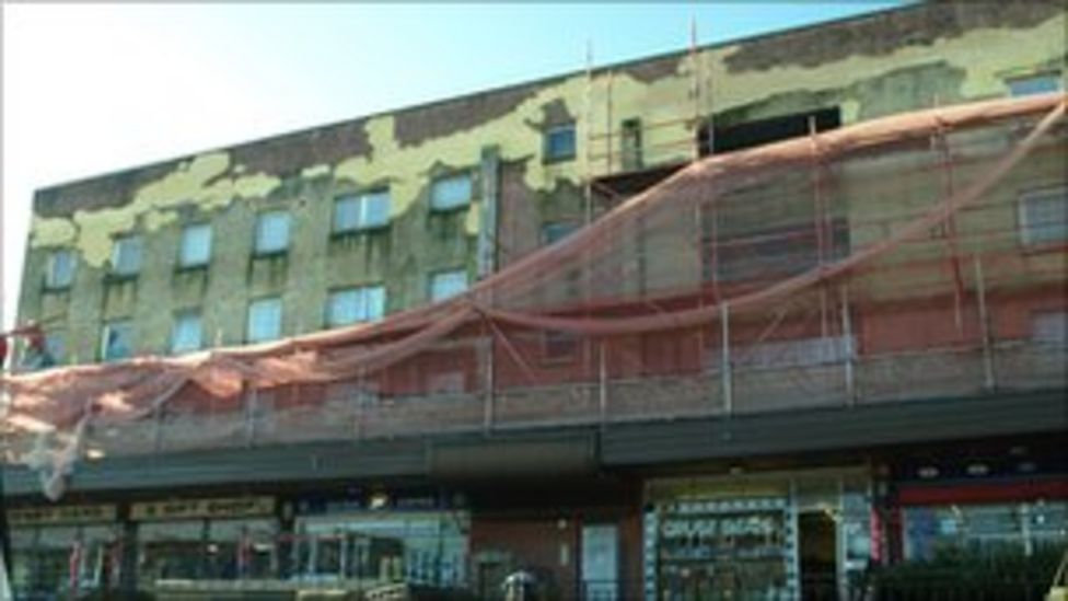 Denny town centre demolition date announced - BBC News