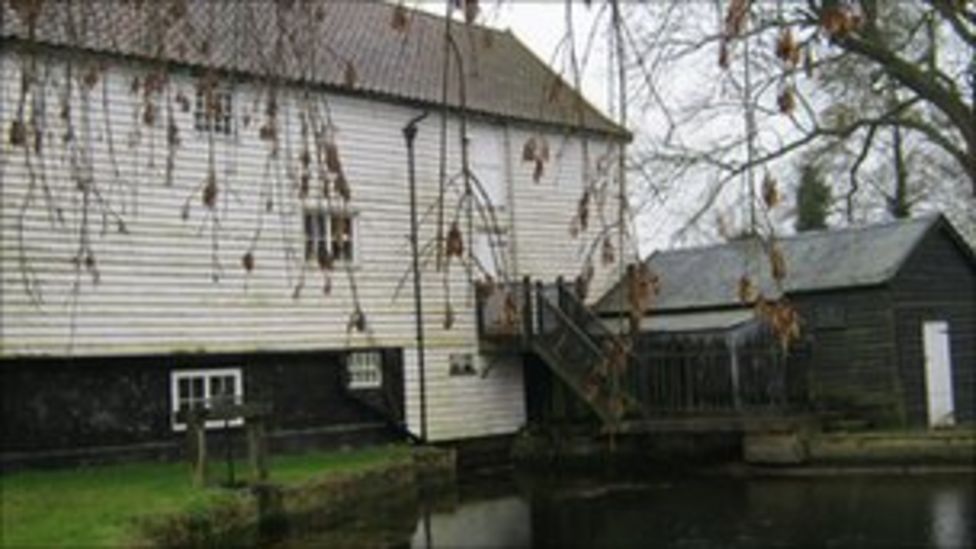 Prince Charles to visit Pakenham Water Mill - BBC News