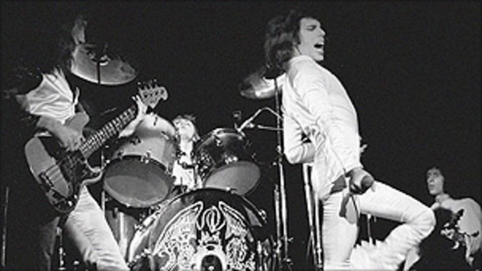 Queen stars launch 'moving' exhibition - BBC News