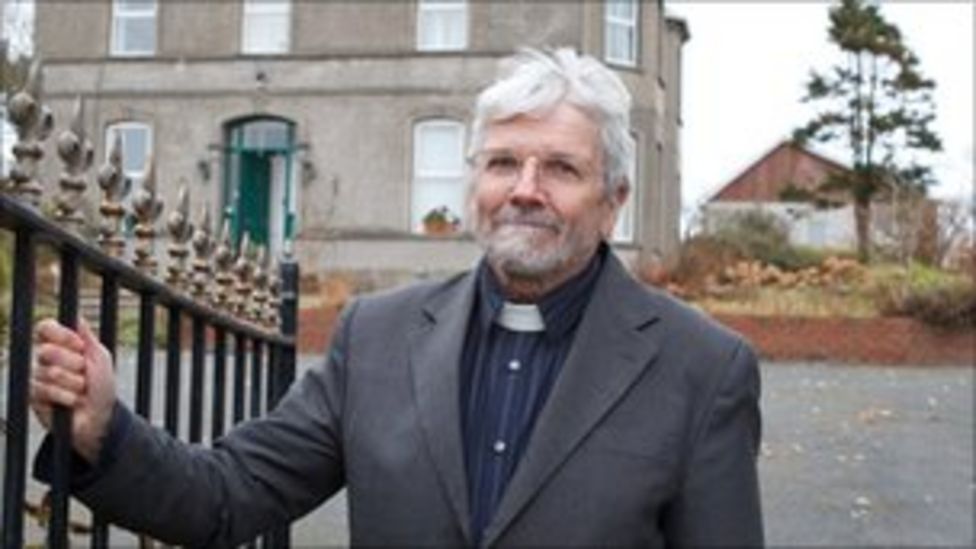 Church of Ireland rector John Hemphill drops age case - BBC News