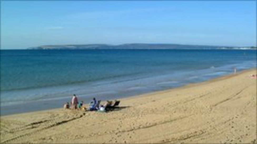 Bournemouth beaches receive seaside awards - BBC News