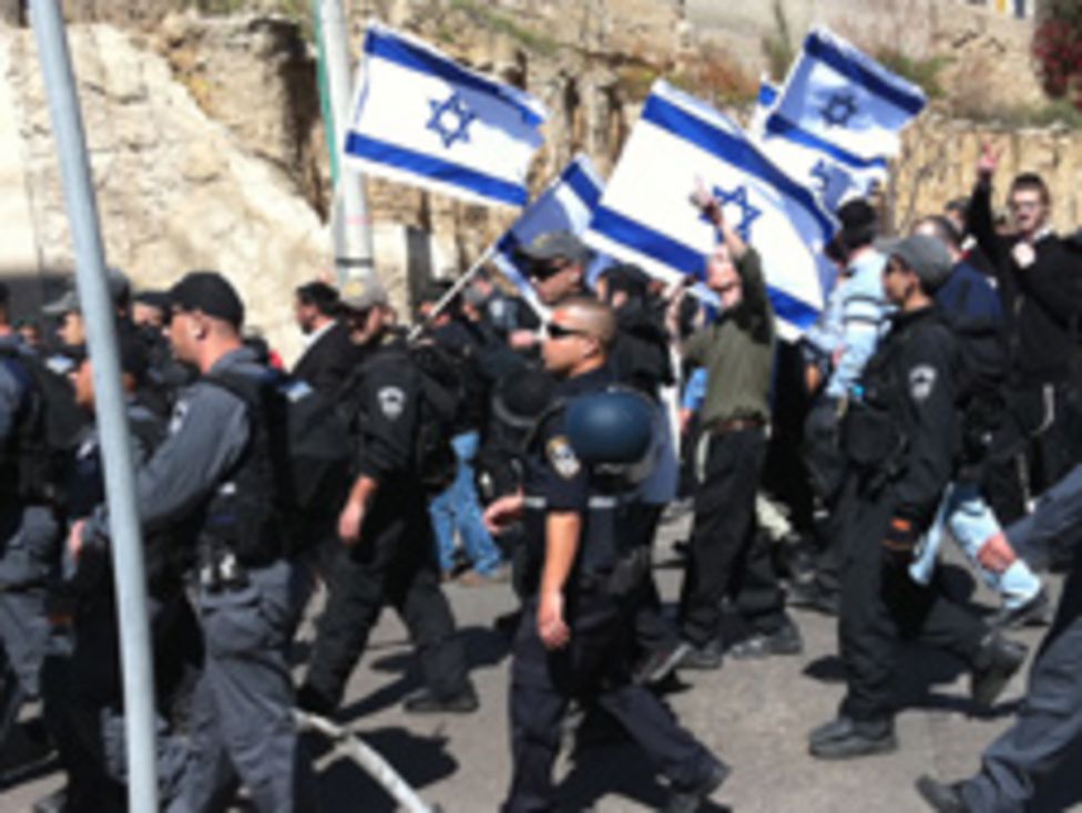 Arab and Jewish Israelis unite in rap group - BBC News