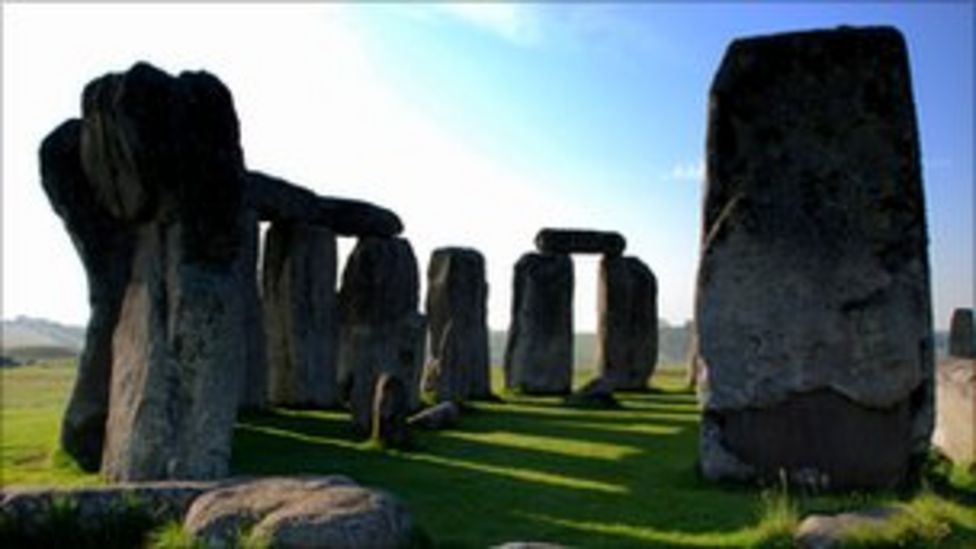 Laser scan for Stonehenge secrets - BBC News