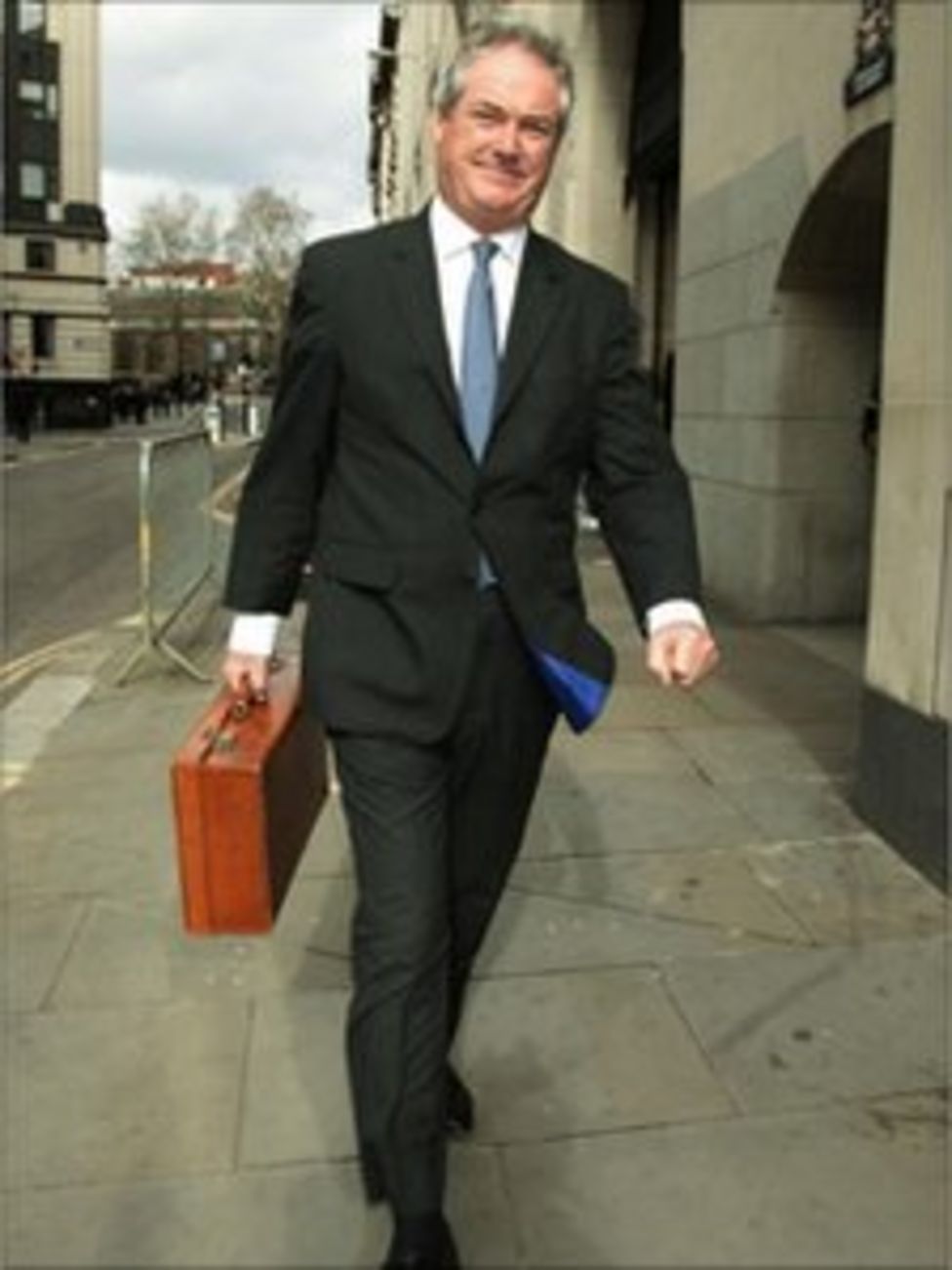 Rugby-tackle judge from Newtownards in Northern Ireland - BBC News