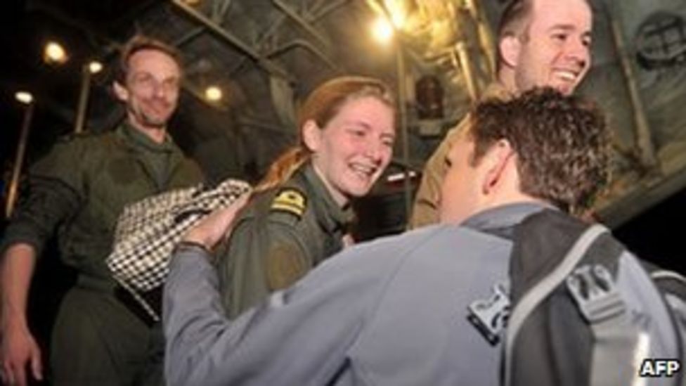 Libya: Dutch helicopter crew freed - BBC News
