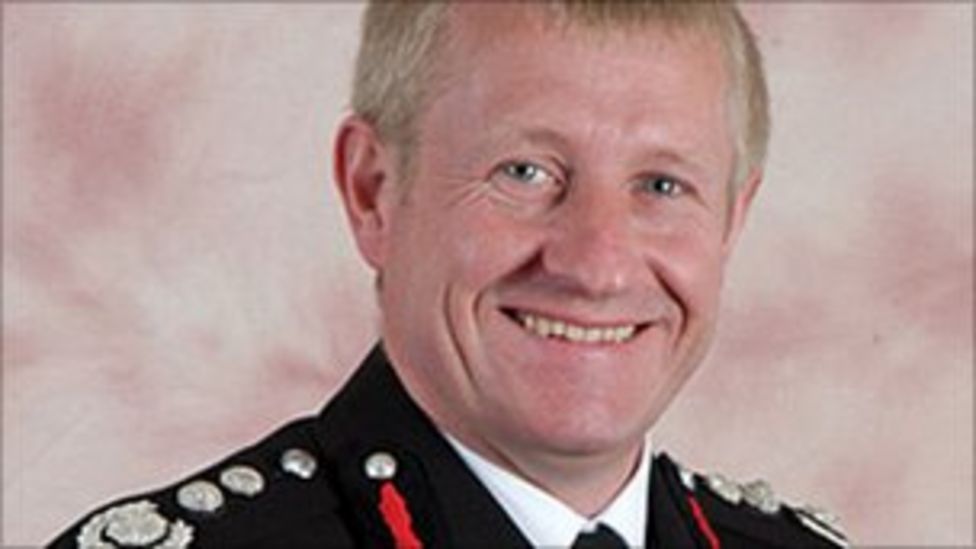 Hertfordshire fire officer leads UK Japan rescue team - BBC News