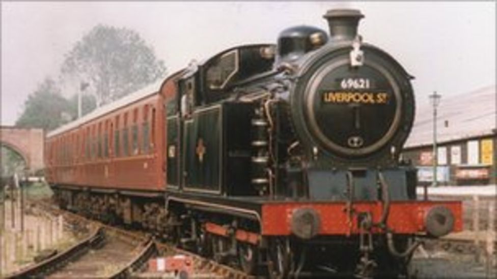 East Anglian Railway Museum opens new heritage centre - BBC News