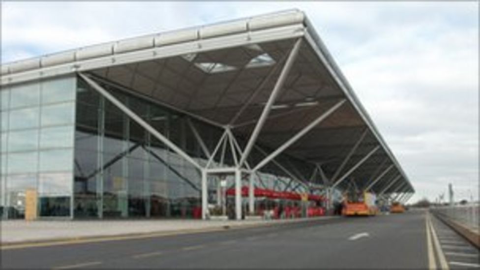 Stansted Airport marks 20th anniversary of terminal - BBC News