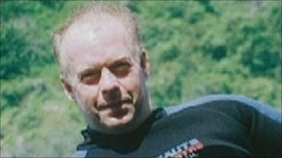 Derrick Bird's victims remembered in west Cumbria - BBC News