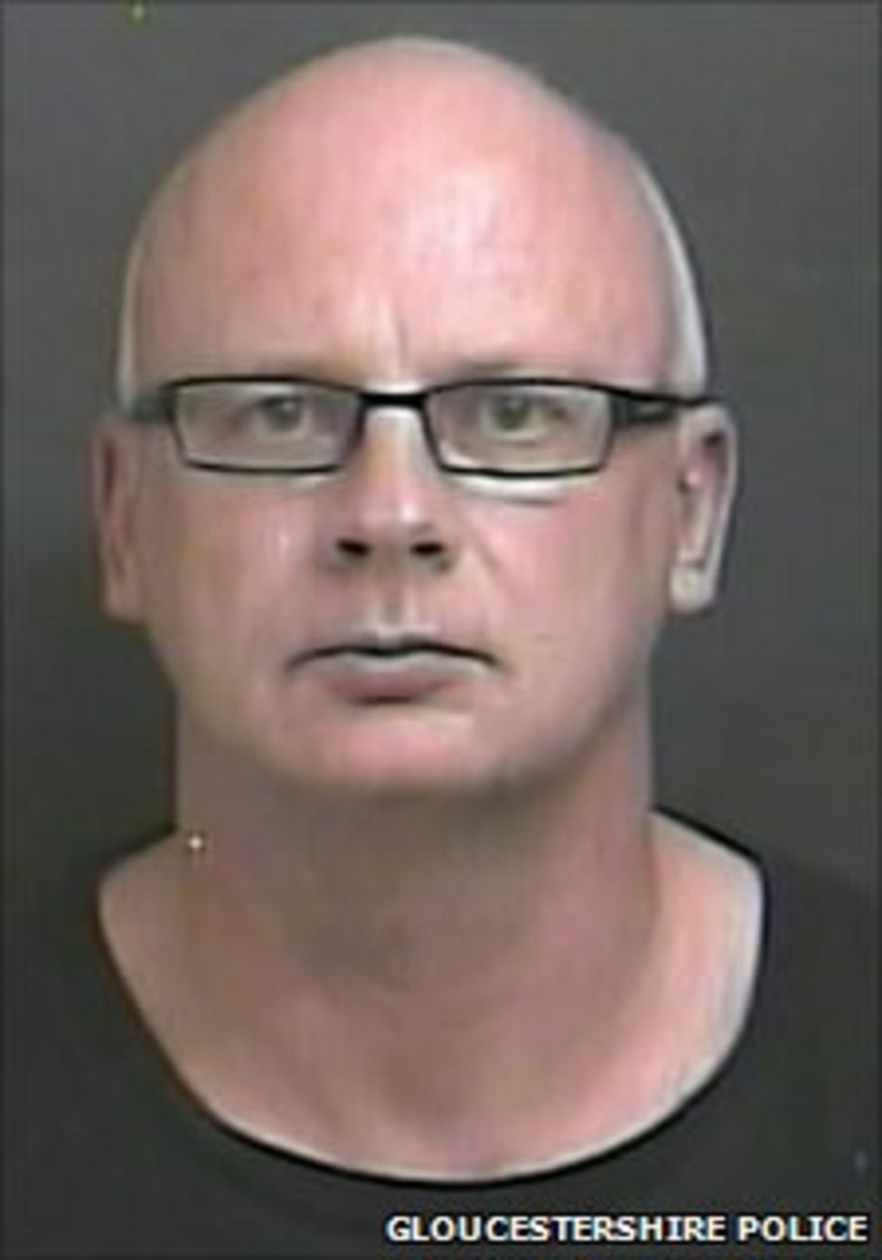 Tribute to Gloucester paedophile Stephen Ford's victims - BBC News