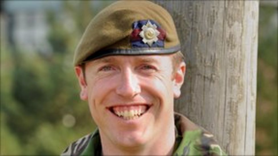 Scots Guard honoured for bravery in Afghanistan - BBC News