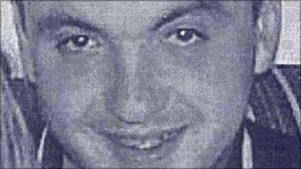 Christopher Vivian cleared of killing chef James Ball - BBC News