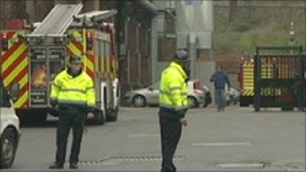 Sheffield Forgemasters fire: More than 30 treated - BBC News