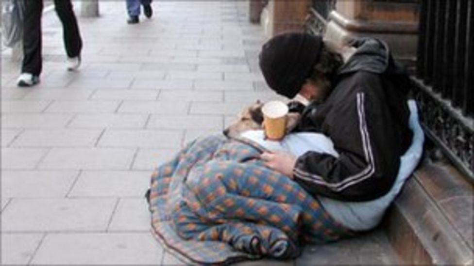 Sheffield persistent beggar numbers reduced in centre - BBC News