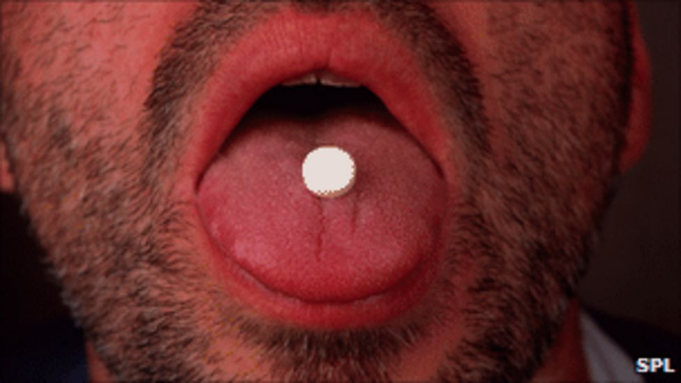 Ecstasy use 'damages the brain' - BBC News