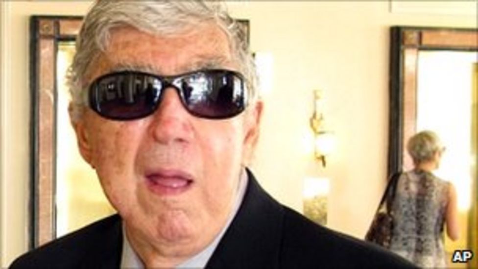 US court acquits Cuba militant Luis Posada Carriles - BBC News